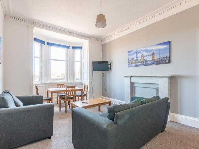 5 bedroom flat to rent