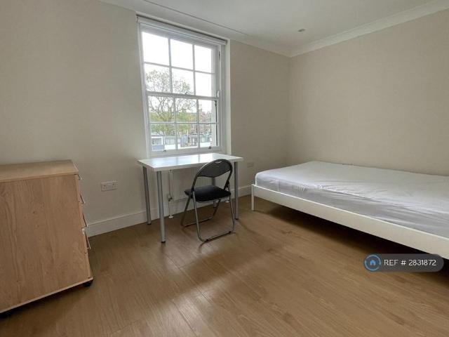5 bedroom flat to rent