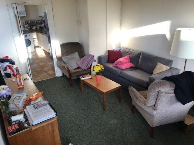 5 bedroom flat to rent