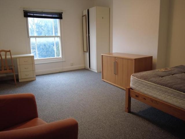 5 bedroom flat to rent