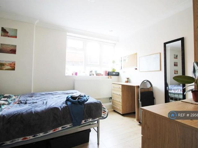 5 bedroom flat to rent