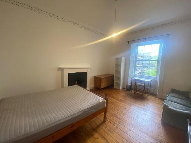 5 bedroom flat to rent