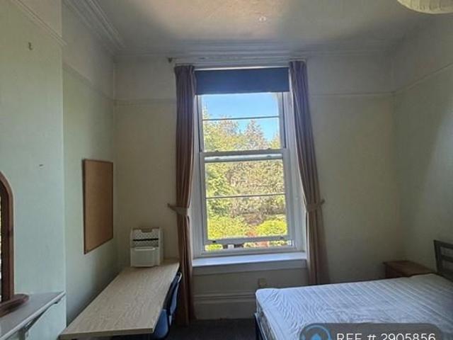 5 bedroom flat to rent