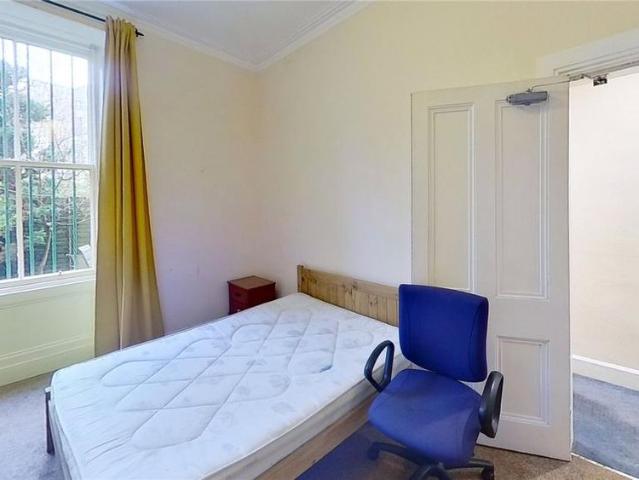 5 bedroom flat to rent