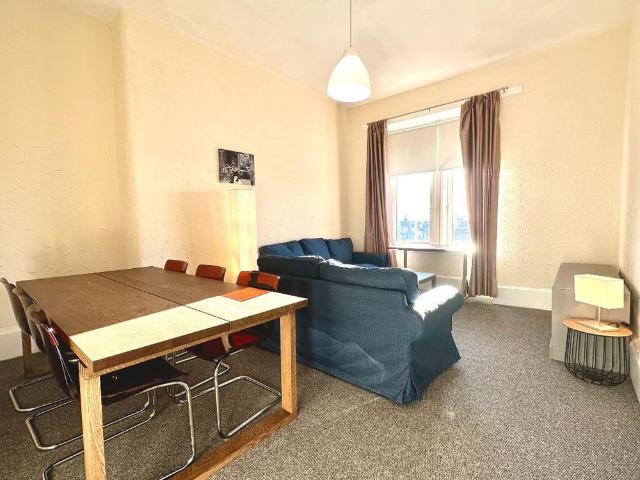 5 bedroom flat to rent