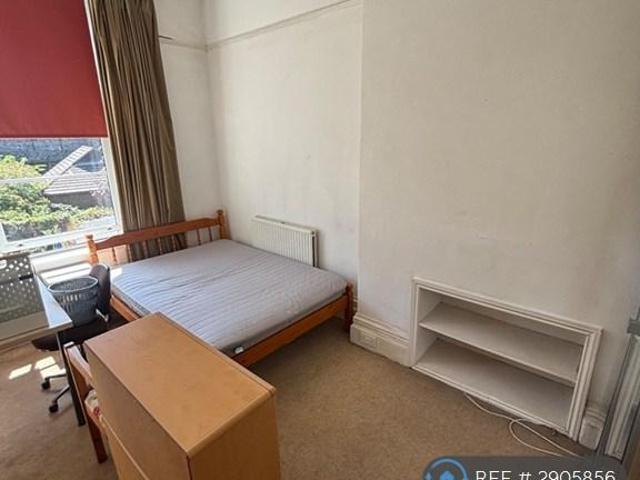 5 bedroom flat to rent