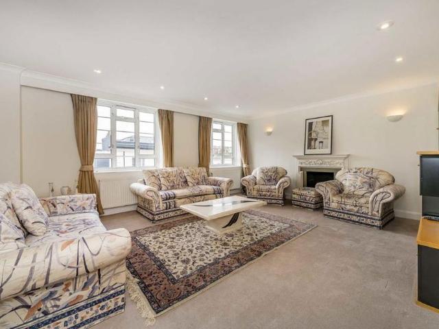5 bedroom flat to rent