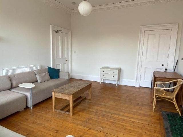 5 bedroom flat to rent