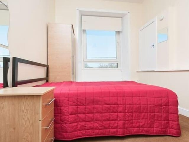 5 bedroom flat to rent