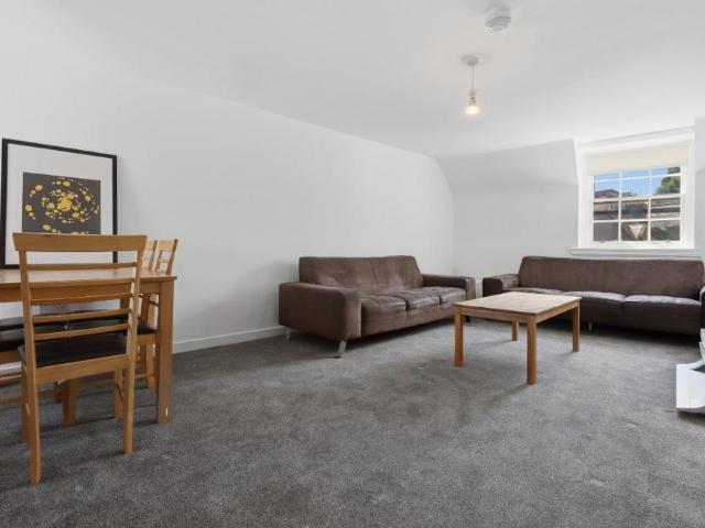 5 bedroom flat to rent