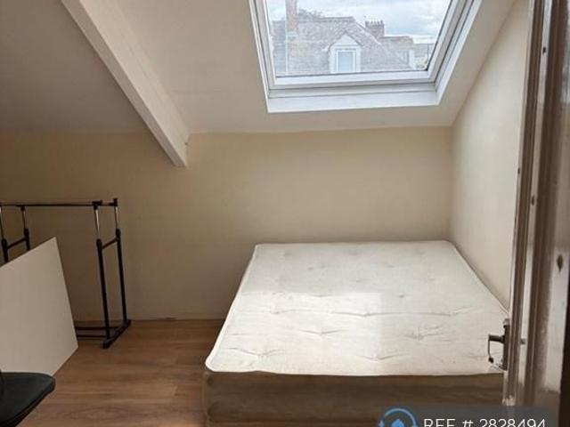 5 bedroom flat to rent