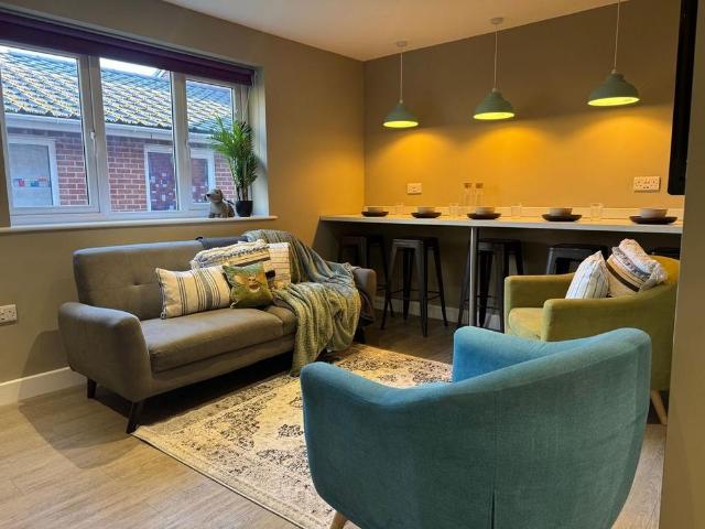 5 bedroom flat to rent