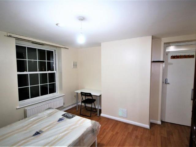 5 bedroom flat to rent