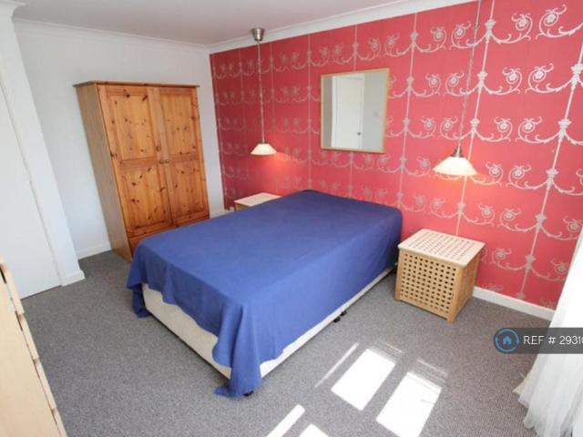 5 bedroom flat to rent