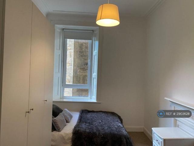 5 bedroom flat to rent