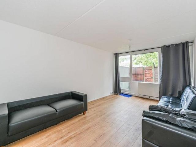 5 bedroom flat to rent