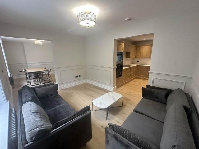 5 bedroom flat to rent