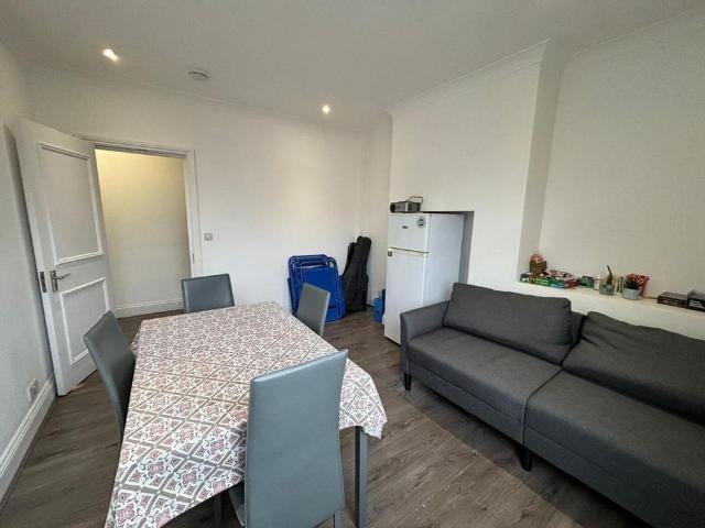 5 bedroom flat to rent