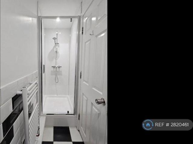 5 bedroom flat to rent