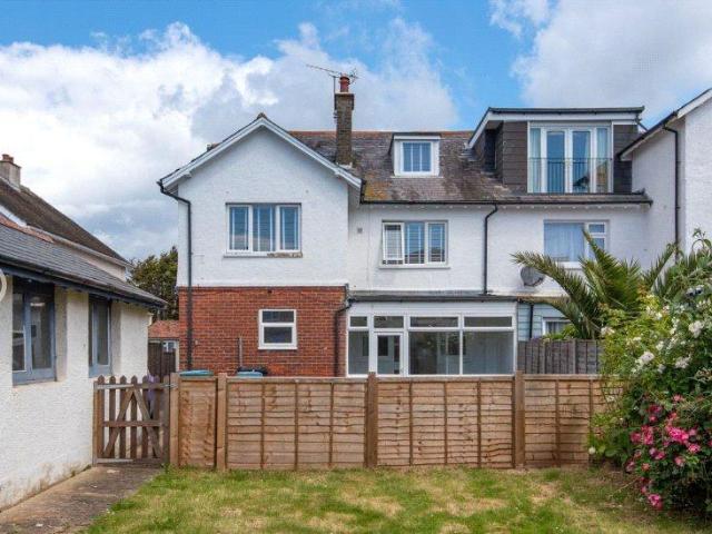 5 bedroom flat to rent