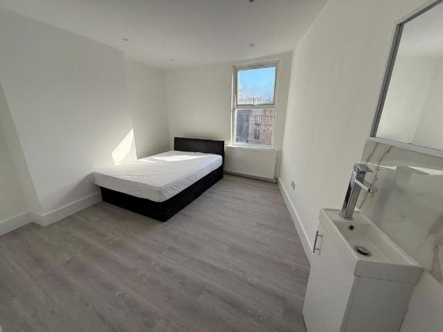 5 bedroom flat to rent
