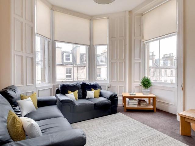 5 bedroom flat to rent