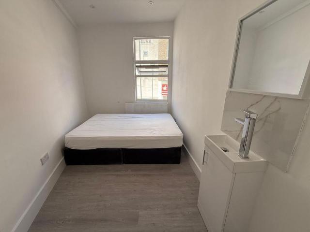 5 bedroom flat to rent