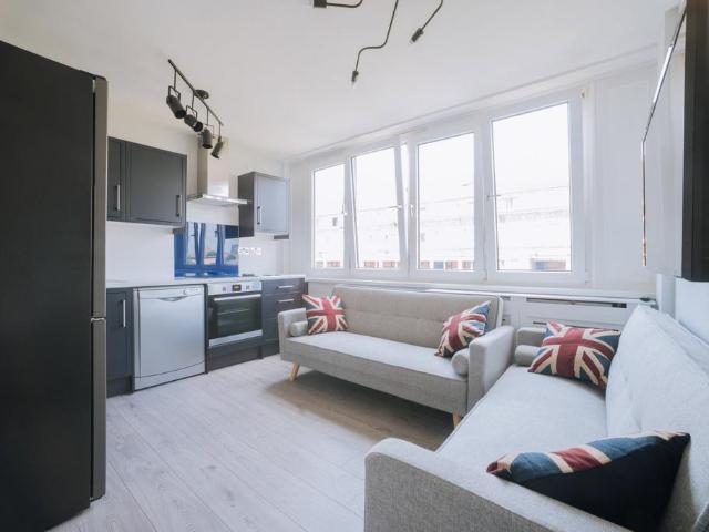 5 bedroom flat to rent