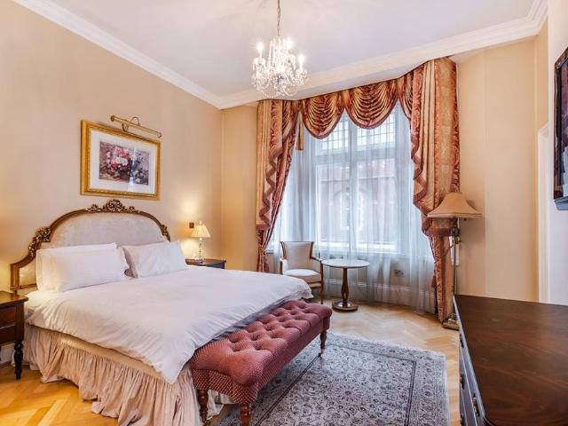5 bedroom flat to rent