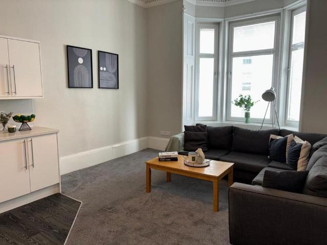 5 bedroom flat to rent