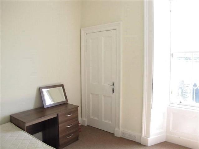 5 bedroom flat to rent