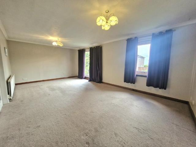 5 bedroom flat to rent