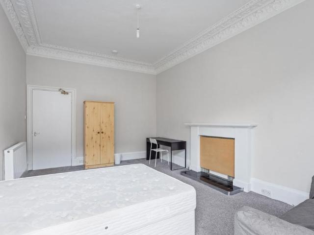 5 bedroom flat to rent