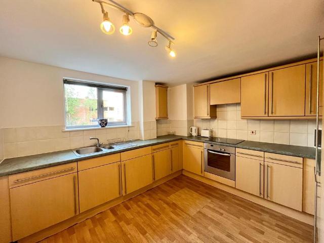 5 bedroom flat for sale