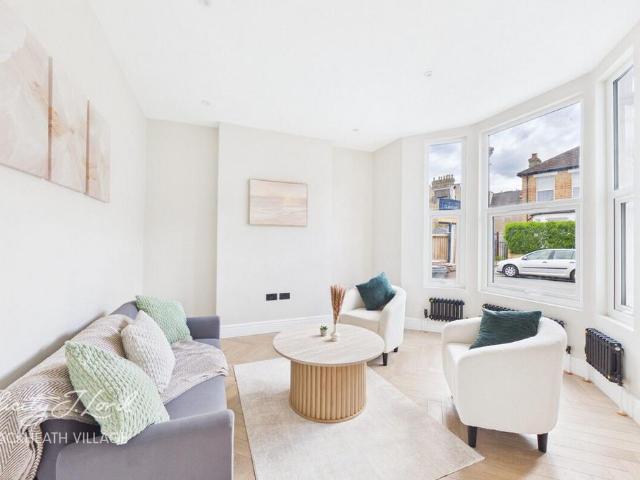 5 bedroom flat for sale