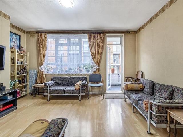 5 bedroom flat for sale