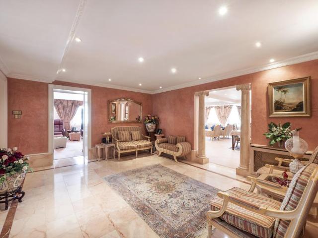 5 bedroom flat for sale