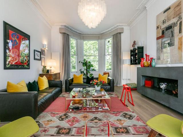 5 bedroom flat for sale