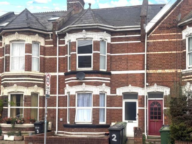 5 bedroom flat for sale