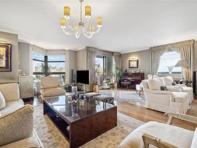 5 bedroom flat for sale