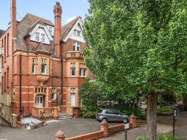 5 bedroom flat for sale