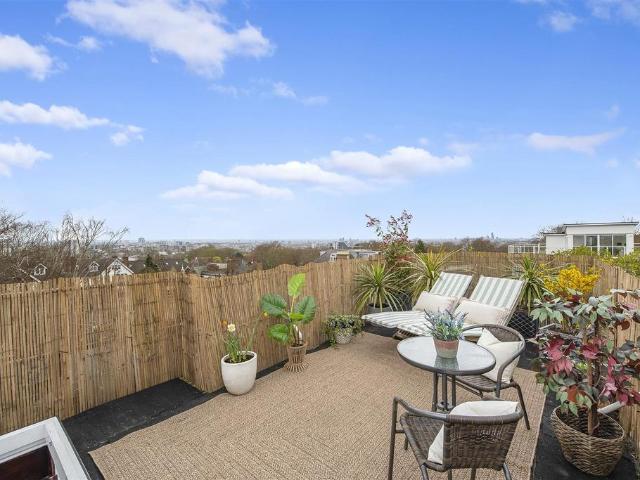 5 bedroom flat for sale