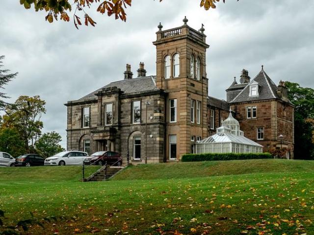 5 bedroom flat for sale