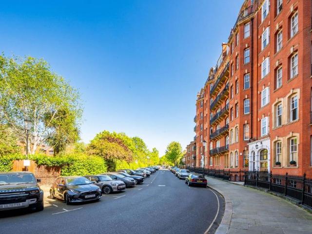 5 bedroom flat for sale