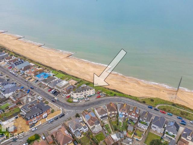 5 bedroom flat for sale