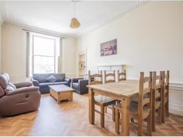 5 bedroom flat for rent, Bernard Stree, Leith, Edinburgh, EH6.