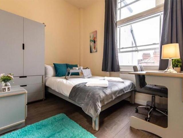 5 bedroom flat for rent in 5 7 South Parade, Equitable House, NG1