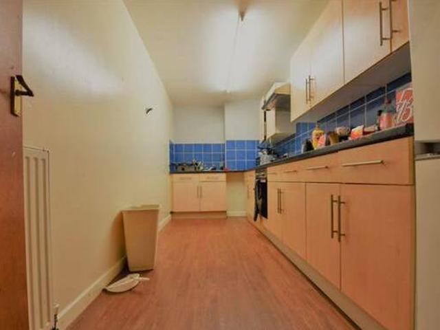 5 bedroom flat for rent in 6 Hollybank Flat A 5 Bed LS6
