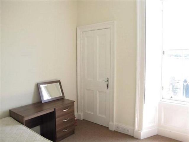 5 bedroom flat for rent in 2f1 Lutton Place, Edinburgh, EH8