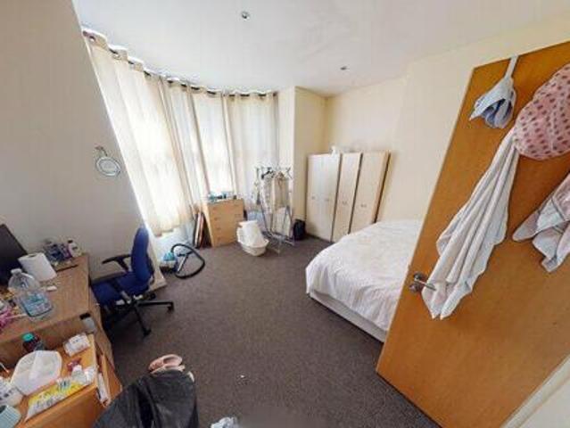 5 Bedroom Flat For Rent In University